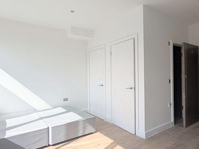 1 bedroom flat in Harrow