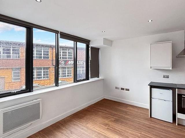 1 bedroom flat in Harrow