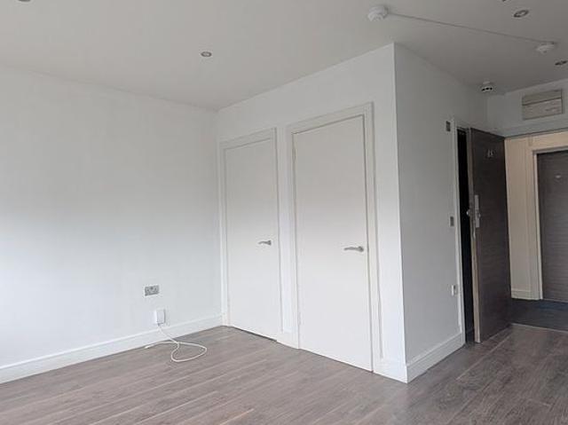 1 bedroom flat in Harrow