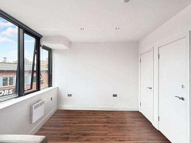 1 bedroom flat in Harrow