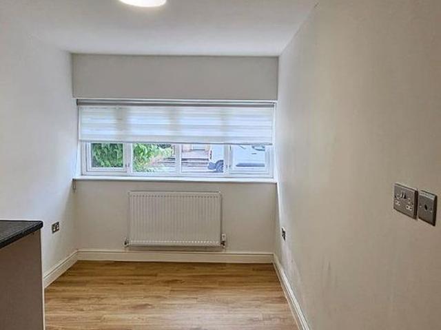 1 bedroom flat in Harrow