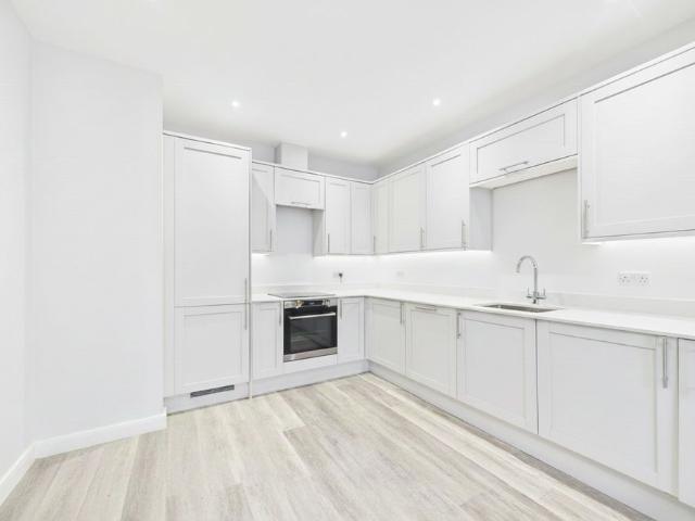 1 bedroom Flat in High Street, Berkshire