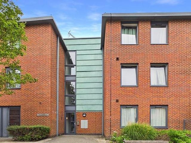 1 bedroom flat in Isleworth