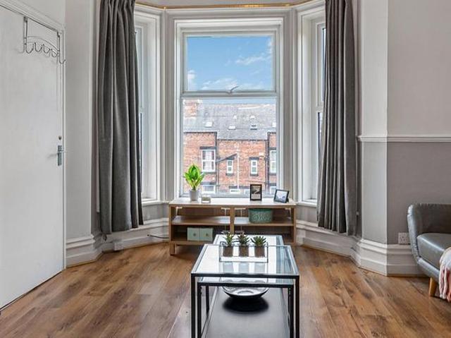 1 bedroom flat in Leeds