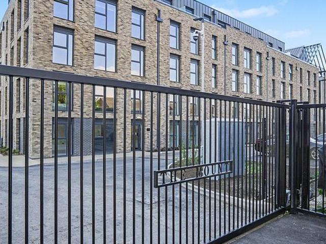 1 bedroom flat in Leeds