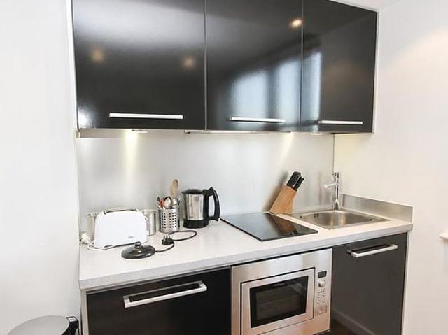 1 bedroom flat in Leeds