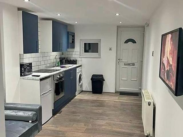 1 bedroom flat in Leeds