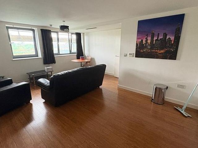 1 bedroom flat in Leeds