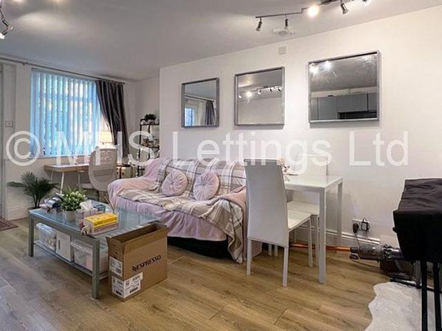 1 bedroom flat in Leeds