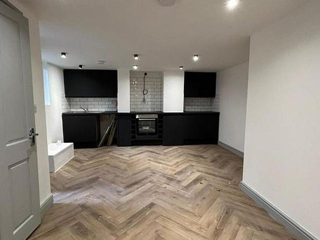 1 bedroom flat in Leeds