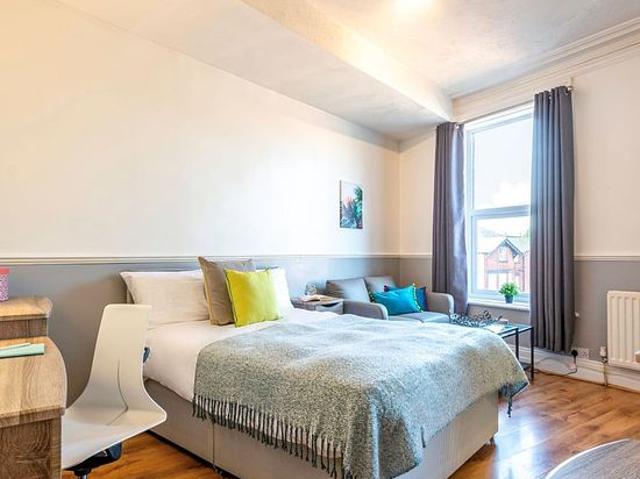 1 bedroom flat in Leeds