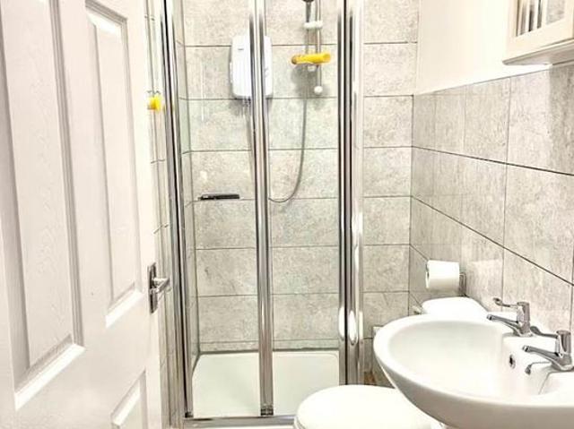 1 bedroom flat in Leeds