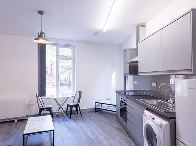 1 bedroom flat in Leeds