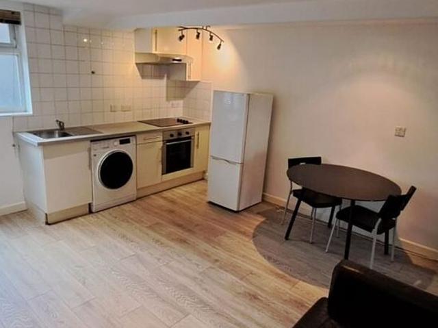 1 bedroom flat in Leeds