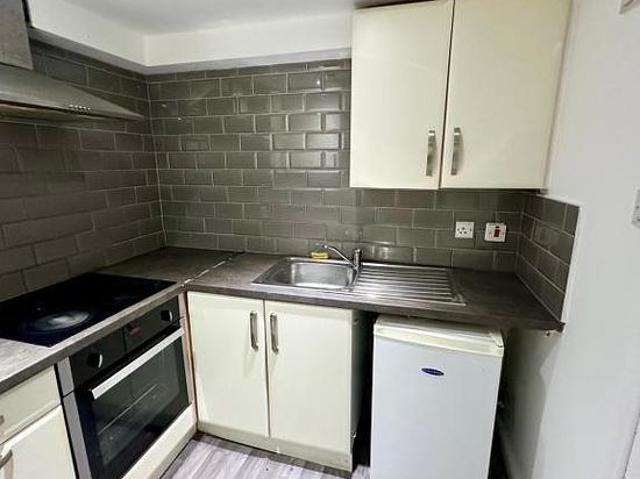 1 bedroom flat in Leeds
