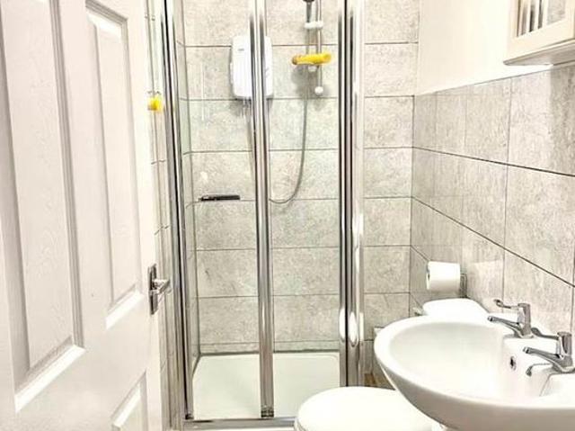 1 bedroom flat in Leeds