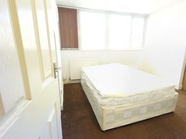 1 bedroom flat in Leeds