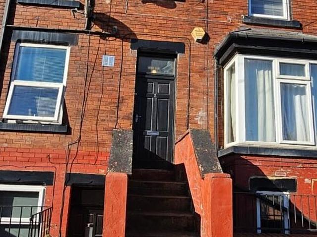 1 bedroom flat in Leeds