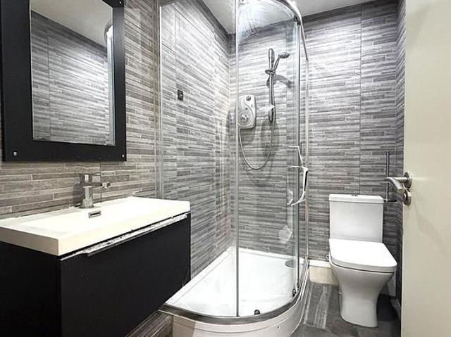 1 bedroom flat in Leeds