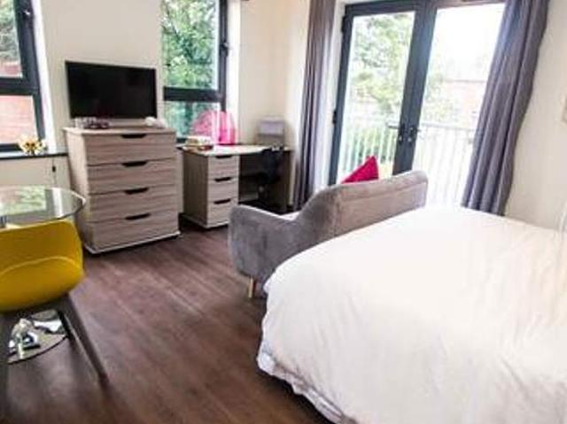1 bedroom flat in Leeds