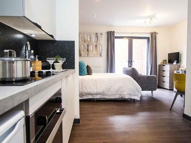 1 bedroom flat in Leeds
