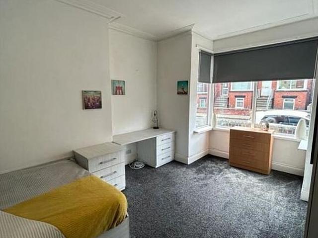 1 bedroom flat in Leeds