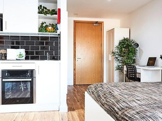 1 bedroom flat in Liverpool