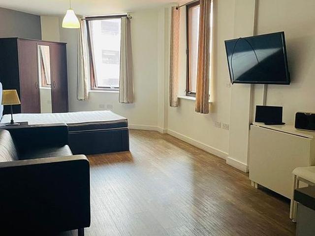 1 bedroom flat in Liverpool