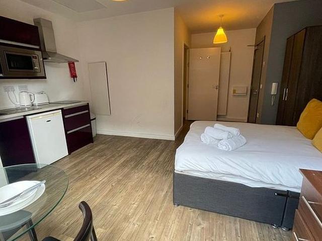 1 bedroom flat in Liverpool