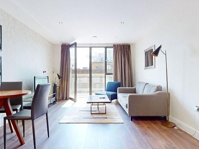 1 bedroom flat in London