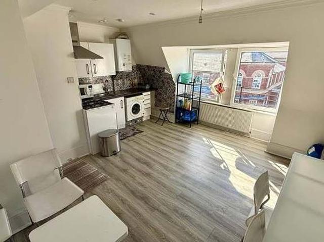 1 bedroom flat in London
