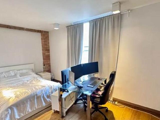 1 bedroom flat in London