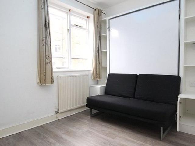1 bedroom flat in London