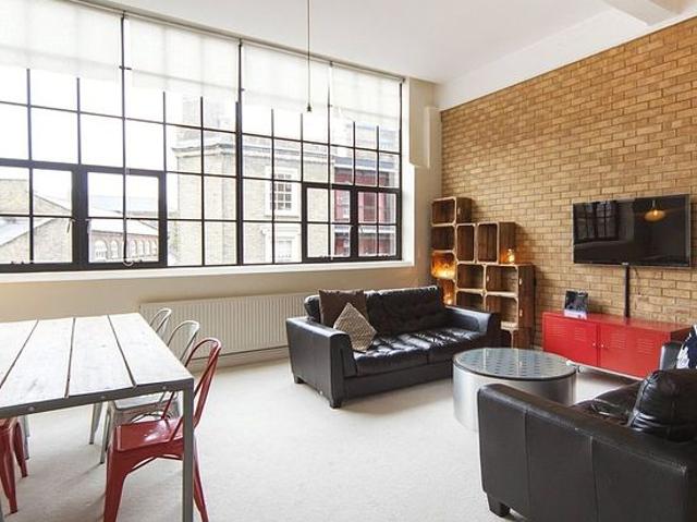 1 bedroom flat in London