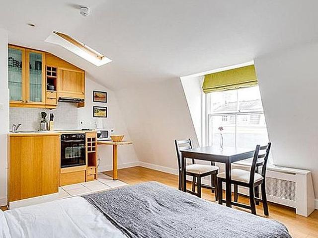1 bedroom flat in London