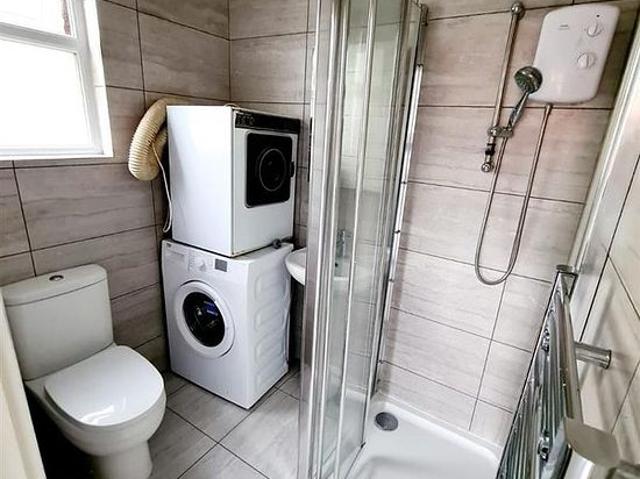 1 bedroom flat in London