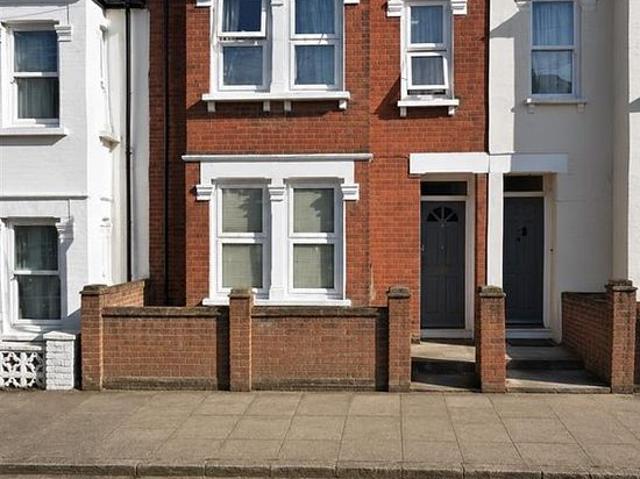 1 bedroom flat in London