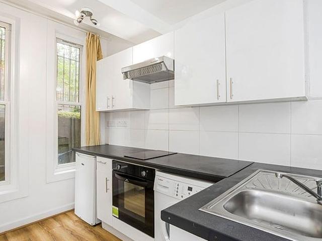1 bedroom flat in London