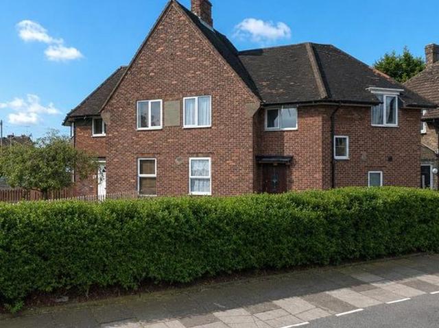 1 bedroom flat in London
