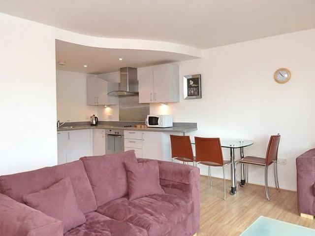 1 bedroom flat in London
