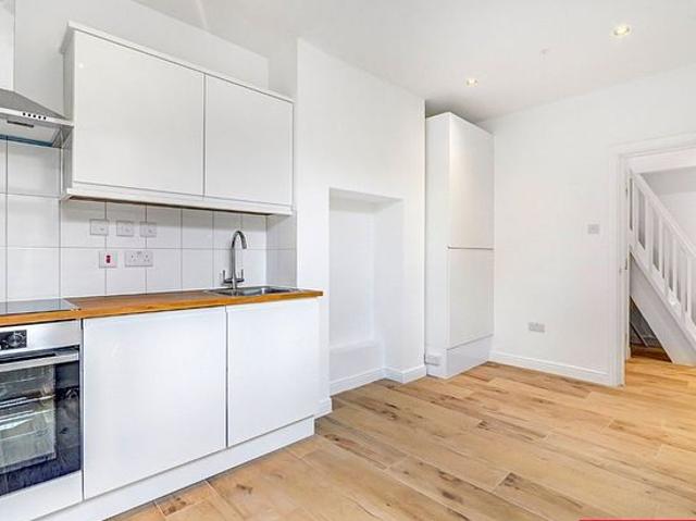 1 bedroom flat in London