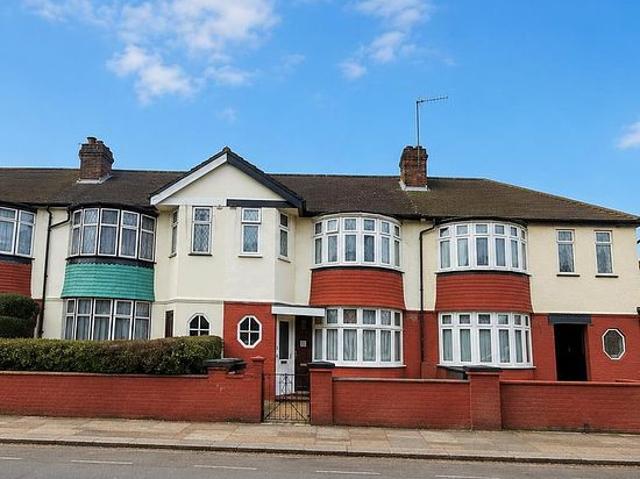 1 bedroom flat in London