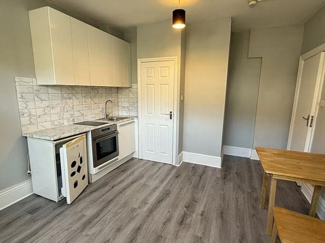 1 bedroom flat in London