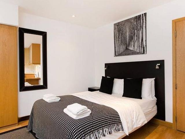 1 bedroom flat in London
