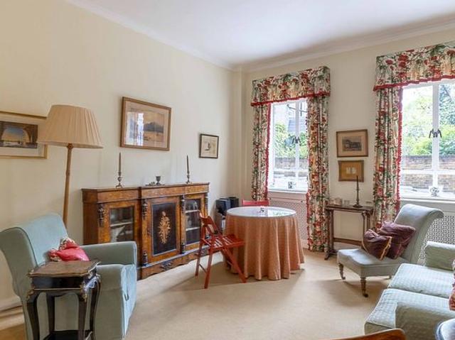 1 bedroom flat in London