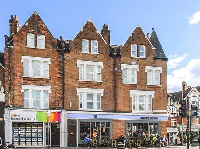 1 bedroom flat in London