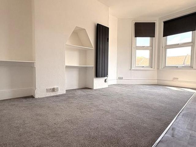 1 bedroom flat in London