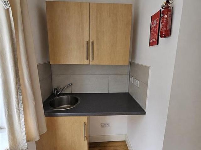 1 bedroom flat in London
