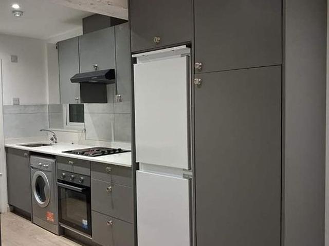 1 bedroom flat in London