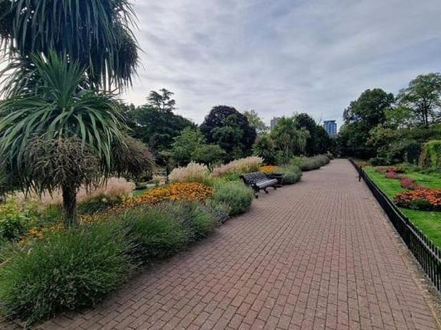 1 bedroom flat in London